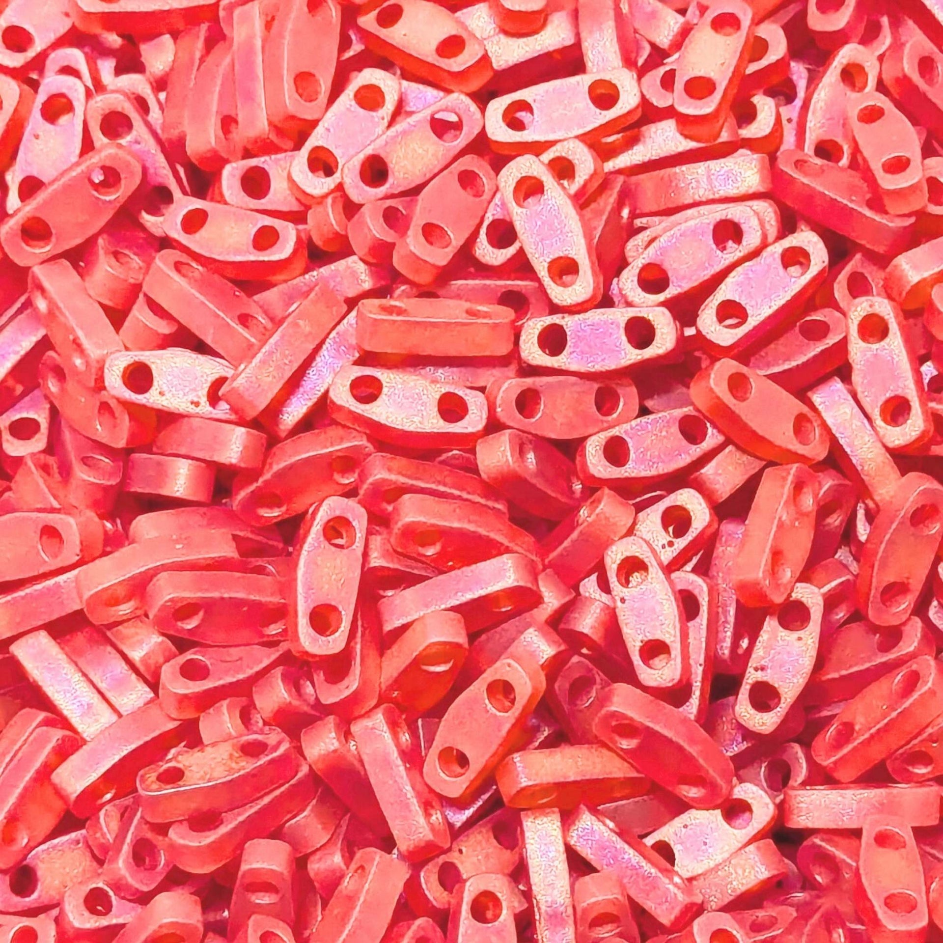 Miyuki Quarter-Tila 5x1,2x1,9mm 1gr. Matte Light Red AB – Miyukilandia